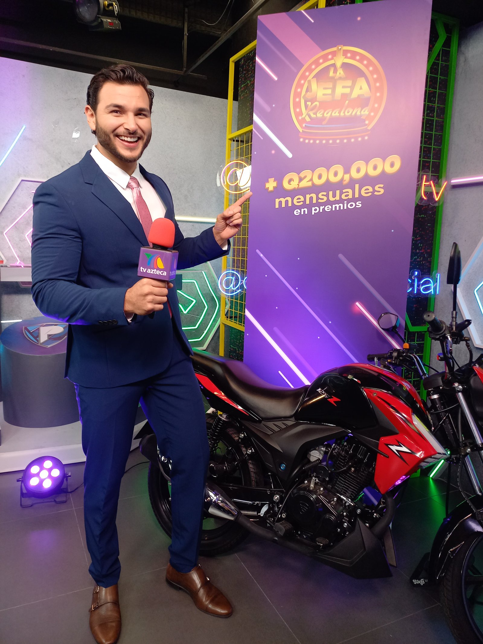 LA JEFA REGALONA LLEGA A TV AZTECA GUATE PARA ENTREGAR MÁS DE Q200,000 ...